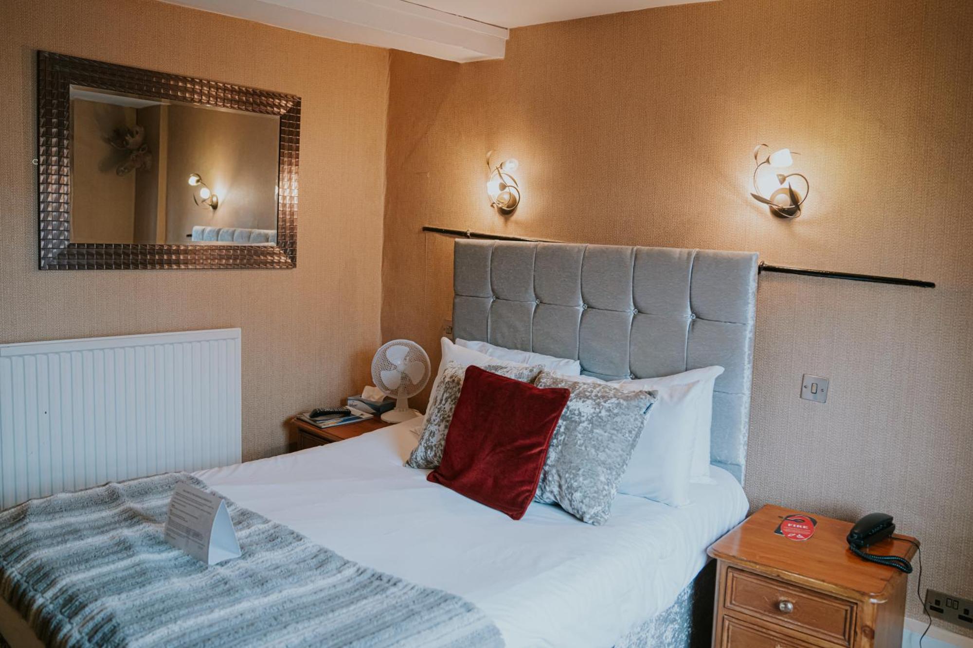 HOTEL REDESDALE ARMS | ⋆⋆⋆ | MORETON-IN-MARSH, UNITED KINGDOM | SEASON ...